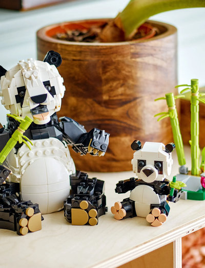 LEGO Creator 3in1 Wild Animals: Panda Family Toy Playset 31165 - LEGO ...