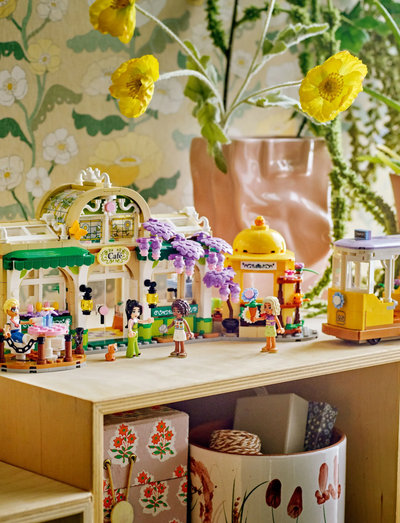 LEGO Friends Plant Café & Flower Shop Building Kit Pretend-play Set ...