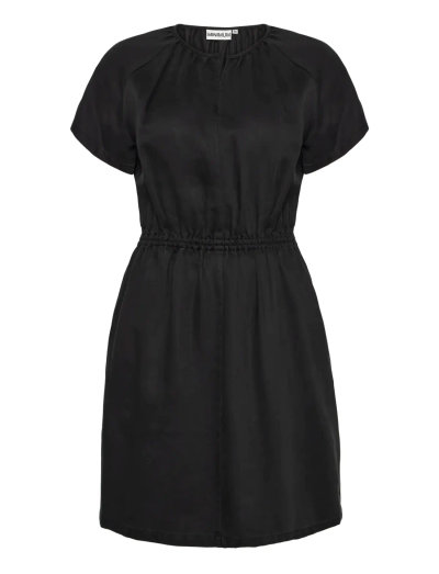 Minimum Mila Dress 3859 – korte kjoler – shop på Booztlet