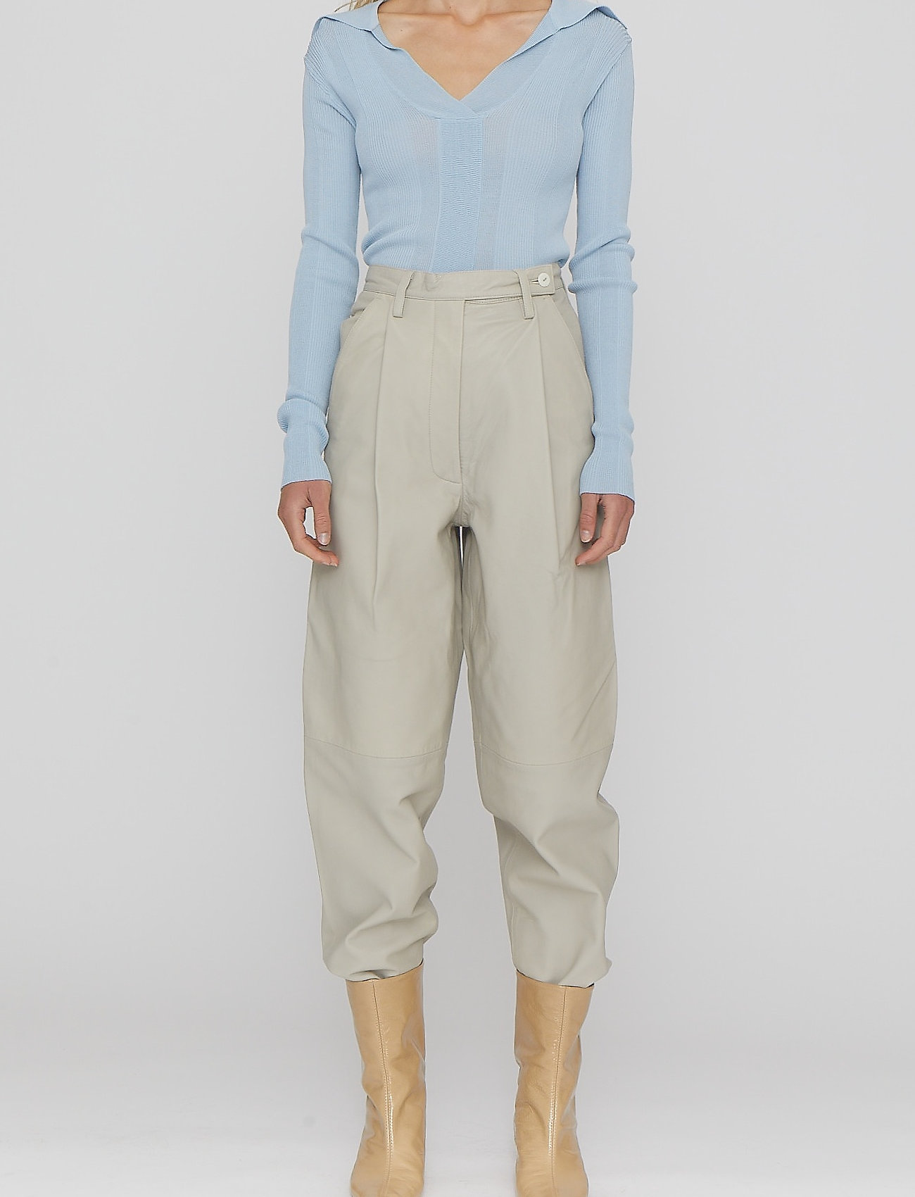 REMAIN Birger Christensen Cleo Pants (Pelican) - 1820 kr | Boozt.com
